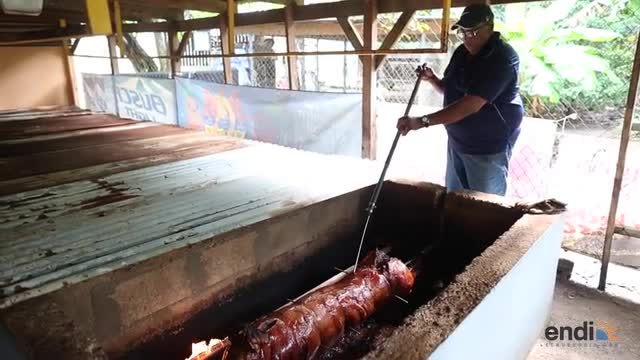 Listo el lechoncito en la vara - El Nuevo Día