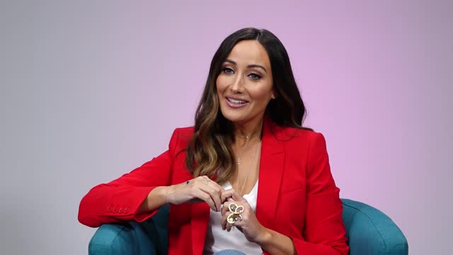 Karla Monroig feliz de celebrar el éxito con Tommy Torres y su hija ...