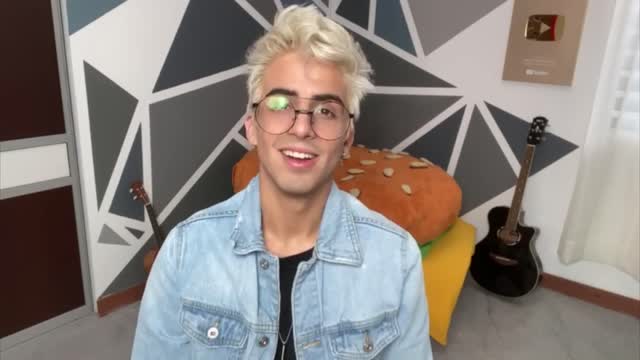 Daniel “El Travieso” revela por qué tiene el pelo blanco - Videos ...